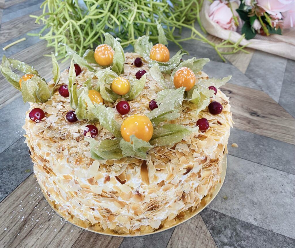 Porgandi-mango kook (Gluteenivabast jahust, L) - Berlita Bakery